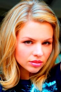 Ali Liebert - Filmfansite